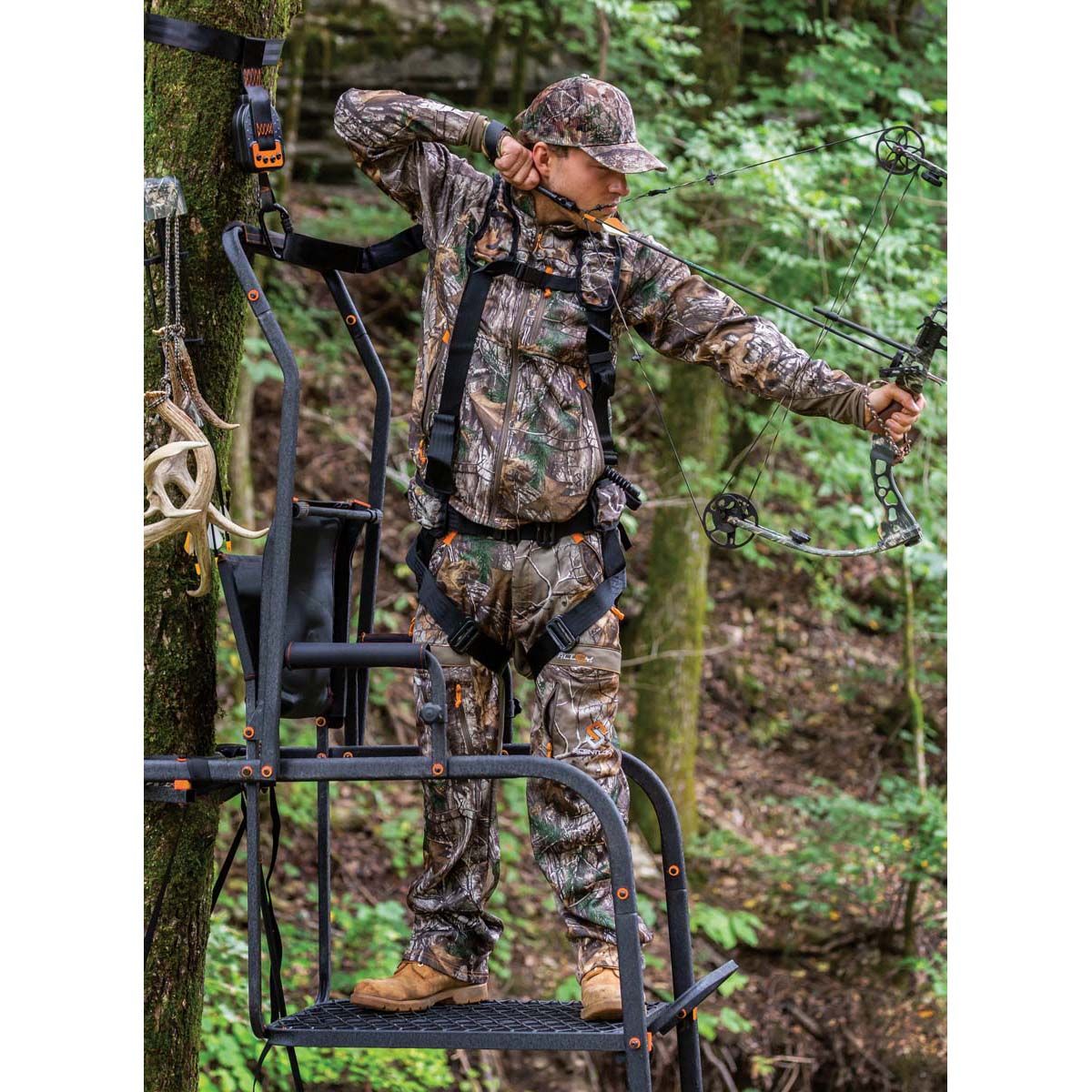 Ol' Man Treestd 22' Big Daddy Jaw & Truss Ladder Stand